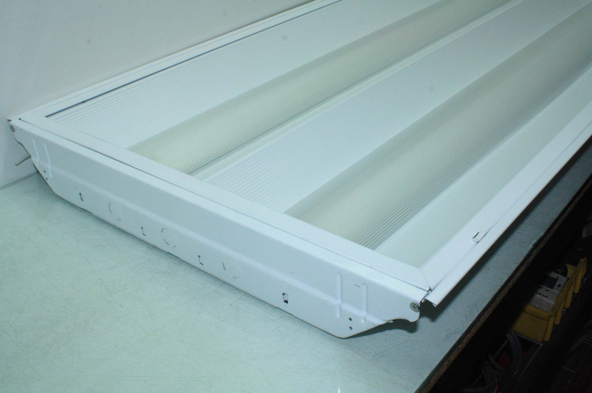 Lithonia 2RT8B-2-32 MVOLT 2x4 Lay-In Troffer Office Two Light Fixture ...