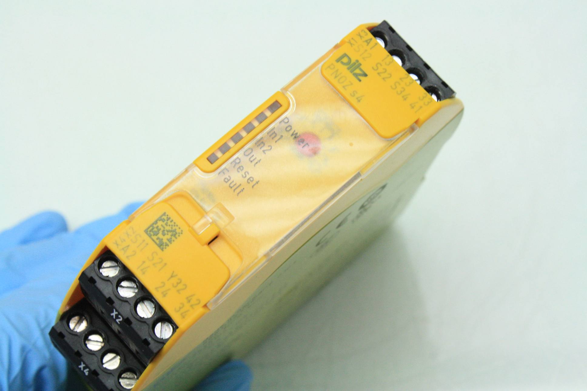 Pilz 750104 PNOZ S4 Automation Safety Relay 24V DC Control 3 n/o 1 n/c ...