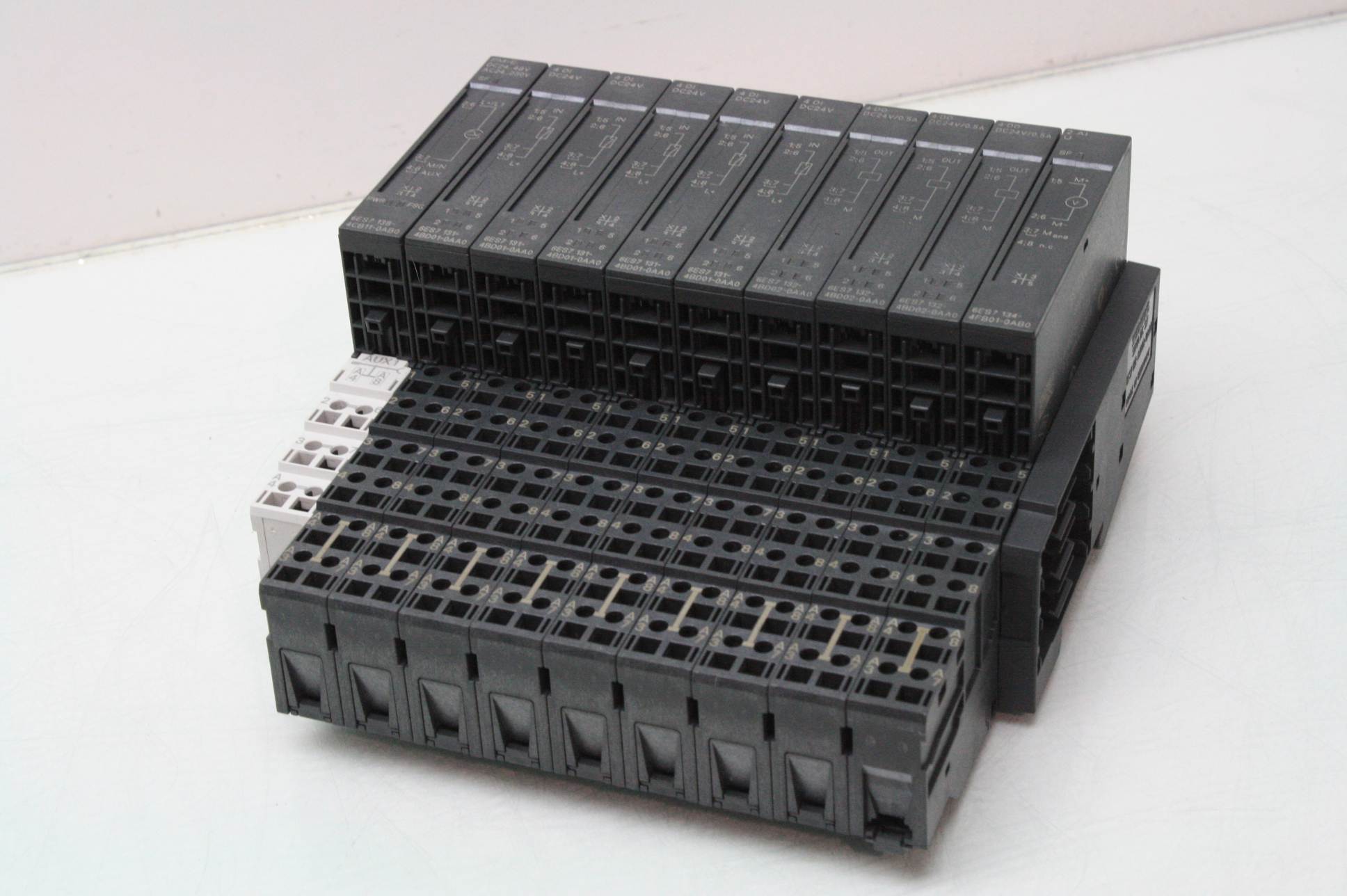 Siemens Remote I/O Modules 6ES7-131-4BD01-0AA0, 6ES7-138-4CB11-0AB0 ...